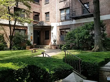 1 Terrace Cir Great Neck NY | Zillow