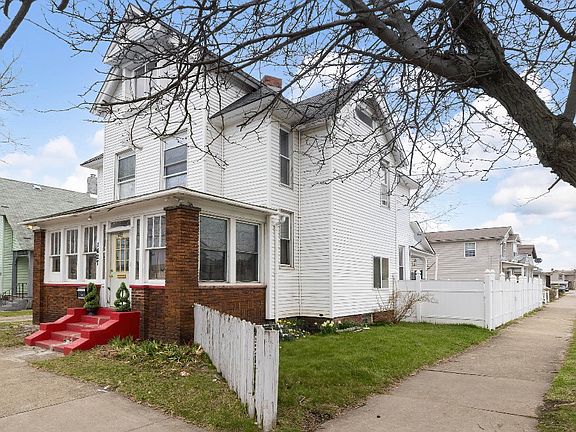 1627 Myrtle St, Erie, PA 16502 | Zillow
