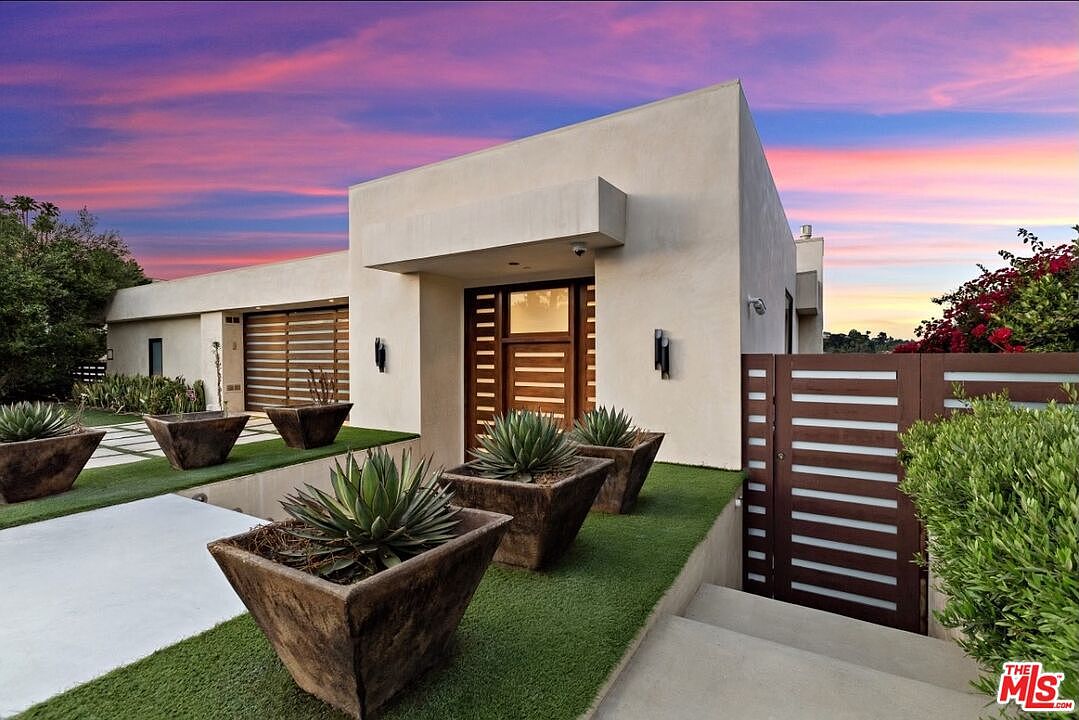 1018 Stradella Rd, Los Angeles, CA 90077 | Zillow