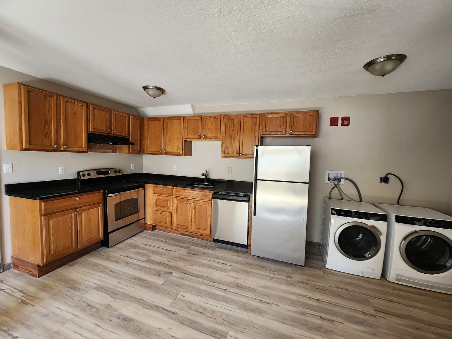 82 Main St UNIT 306, East Hampton, CT 06424 | Zillow