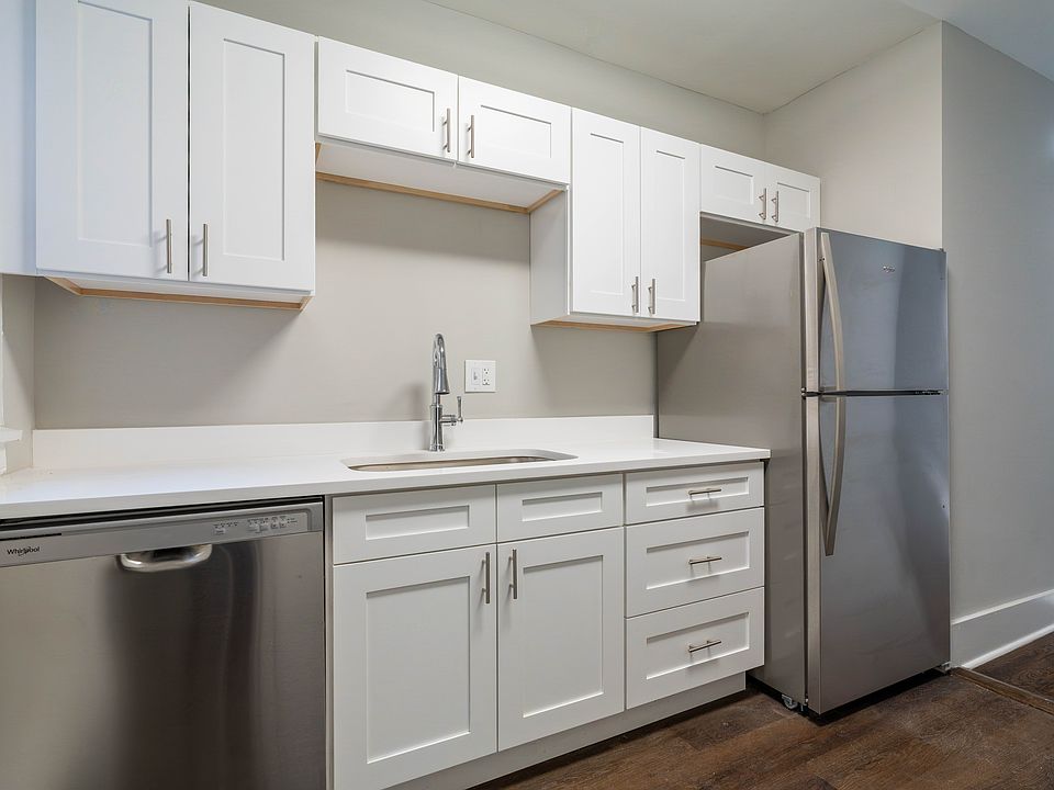 7418-7422 N Damen Ave #1, Chicago, IL 60645 | Zillow