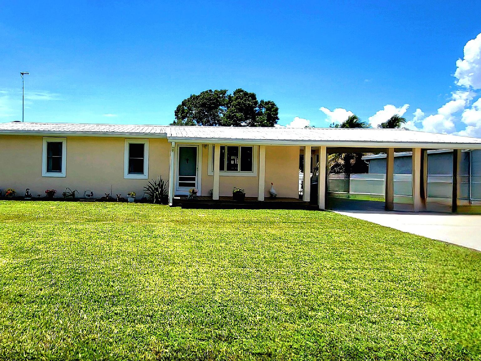 1084 Cypress St, Okeechobee, FL 34974 | Zillow