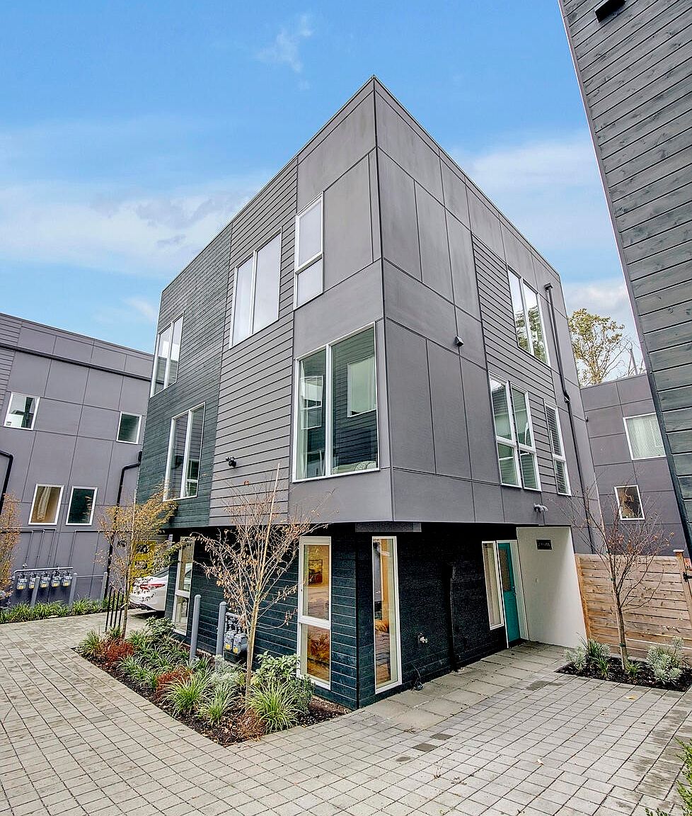 2711 E Yesler Way #B, Seattle, WA 98122 | Zillow