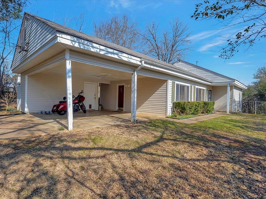 2207 Beverly Dr Nacogdoches Tx 75964 Zillow