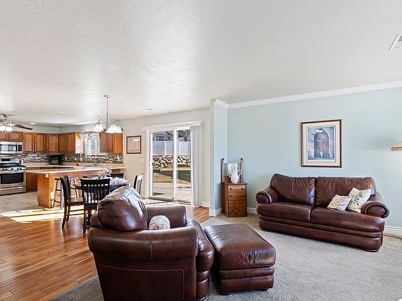 1048 Hidden Dr, Layton, UT 84041 | Zillow