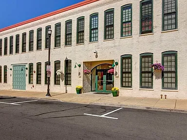 Belle Harbor offers one, two, and three bedroom lofts - 134 Main St ...