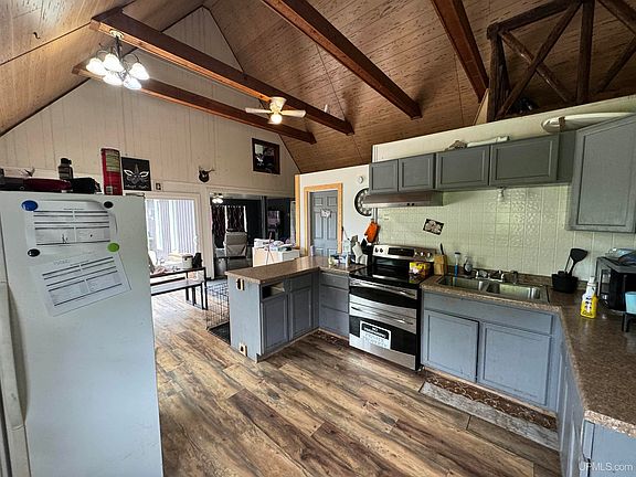 8390 Sunny Farm Ln, Amberg, WI 54102 | Zillow