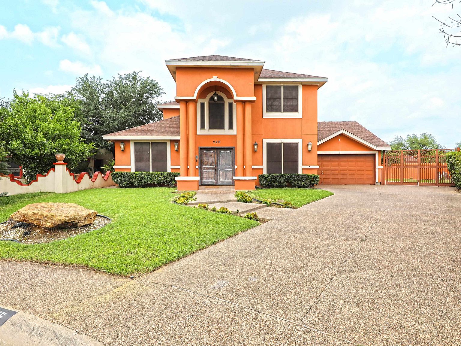 226 New Castle Dr Laredo Tx 78045 Zillow