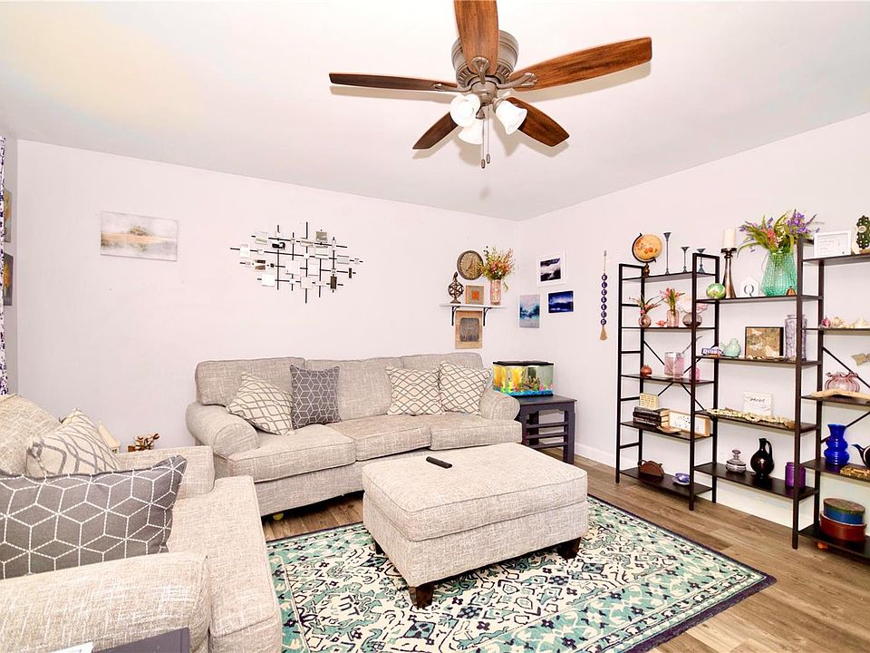 3358 Flucom Rd, De Soto, MO 63020 | Zillow