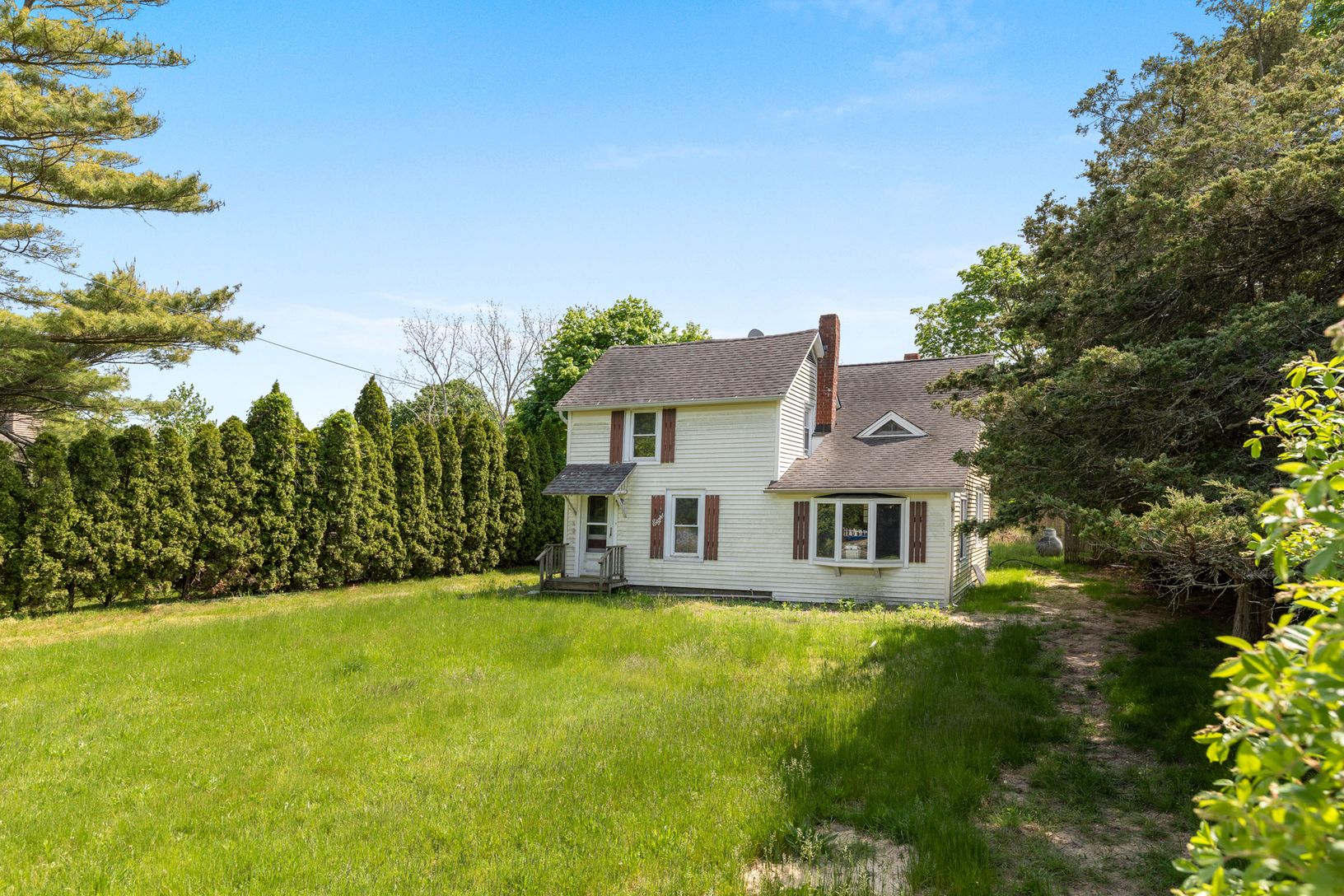 8 Bay Ave, East Quogue, NY 11942 | Out East