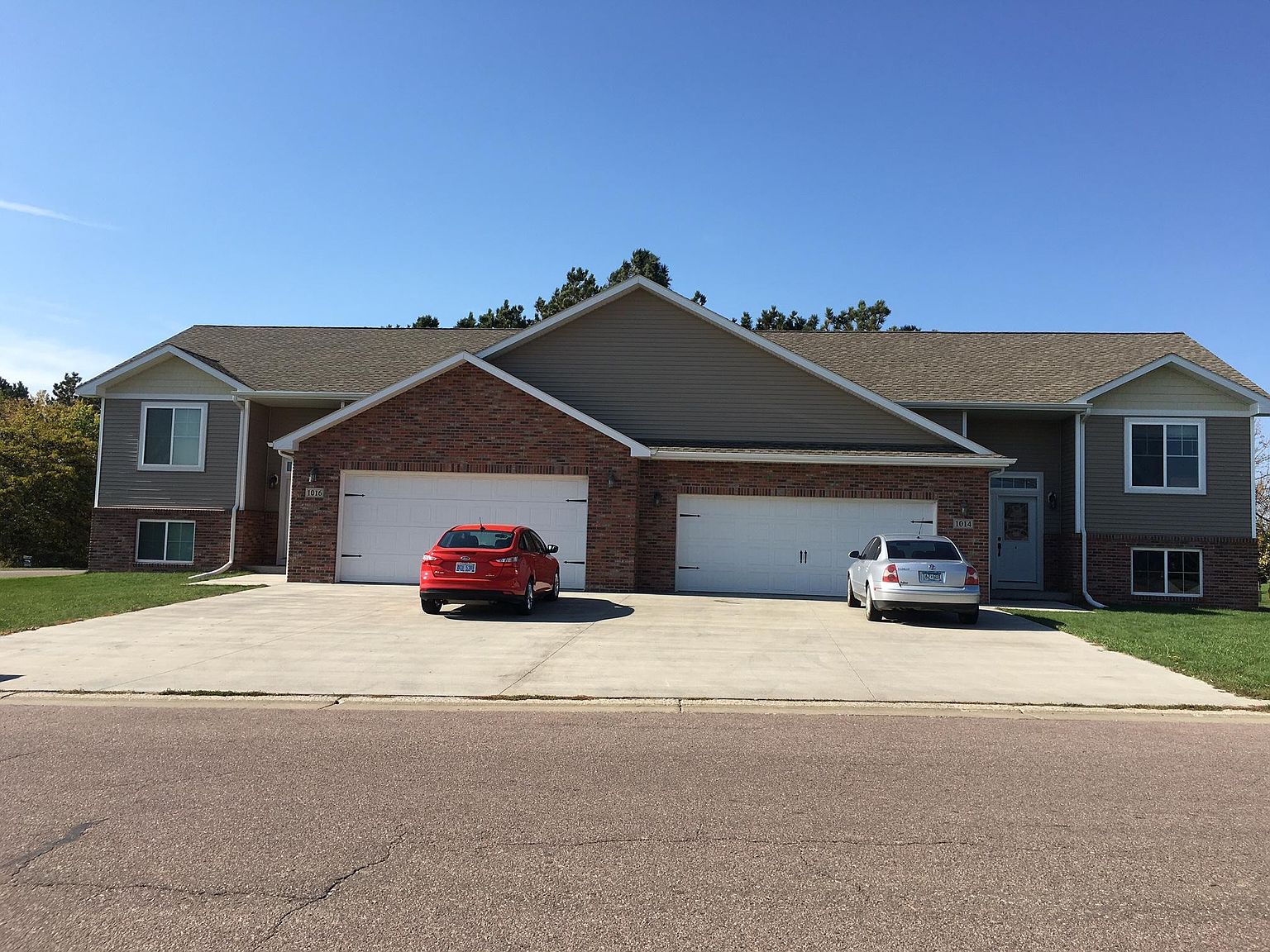 1016 Crystal Ridge Rd, Brookings, SD 57006 | Zillow