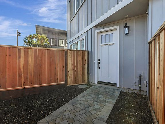305 Gurries Dr #C, Gilroy, CA 95020 | Zillow