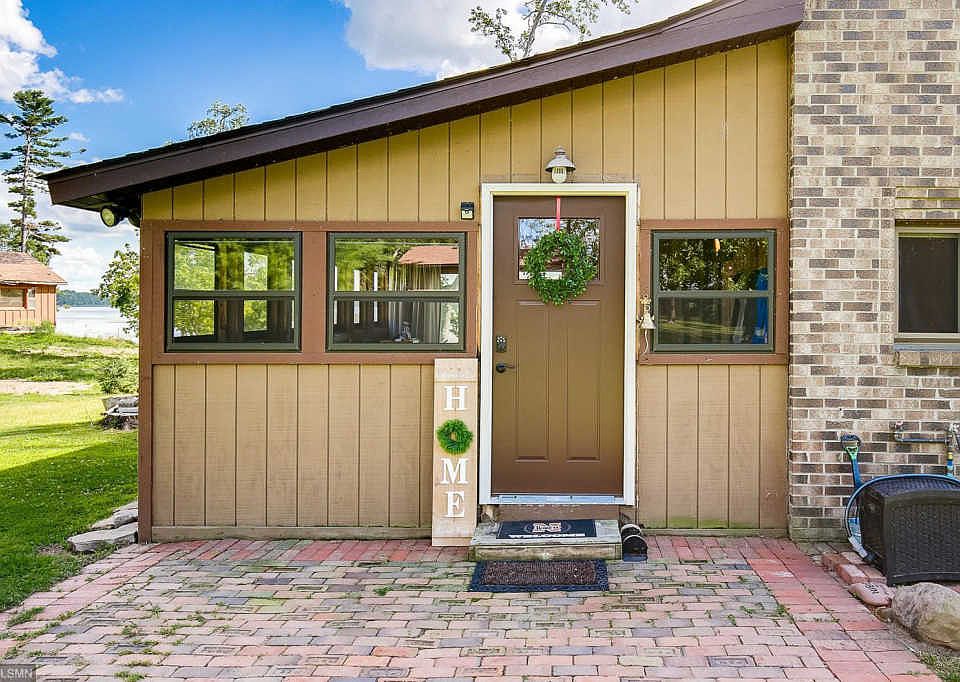 686 N Round Lake Ln, Luck, WI 54853 | Zillow