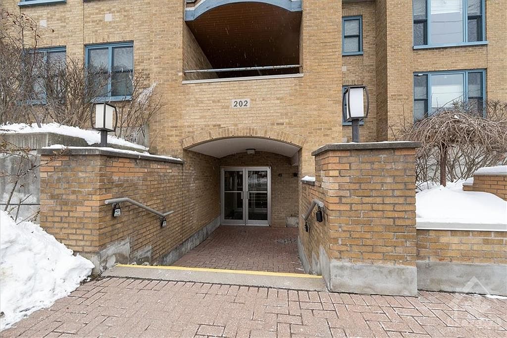 202 Hinchey Ave #113, Ottawa, ON K1Y 1L7 | Zillow
