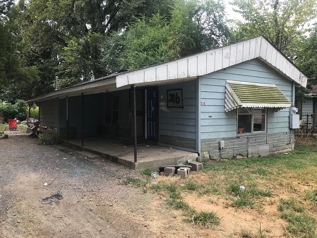 316 Broadway St, Luxora, AR 72358 | Zillow