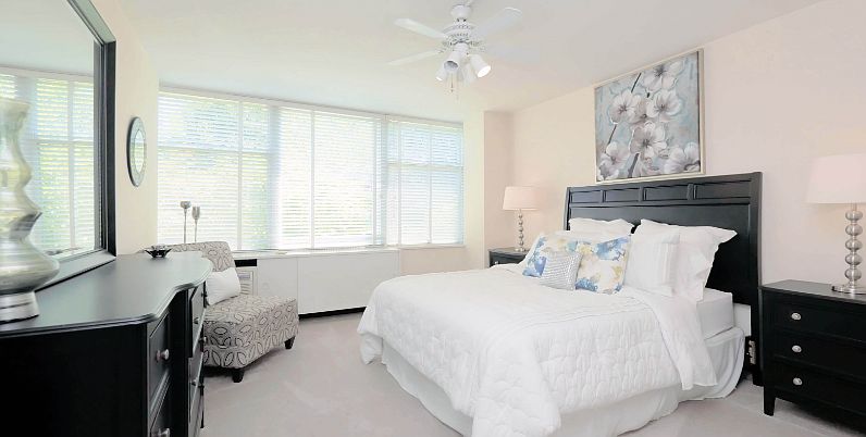 3050 S Moe Dr Chicago IL | Zillow