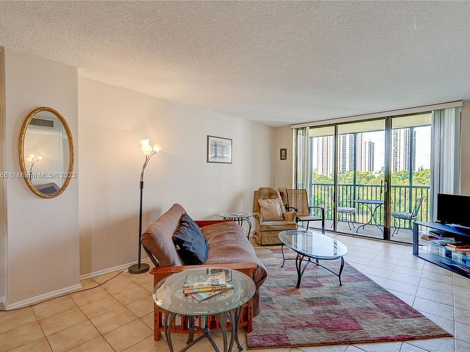 Bravura Condominiums - 3301 N Country Club Dr Miami, FL | Zillow