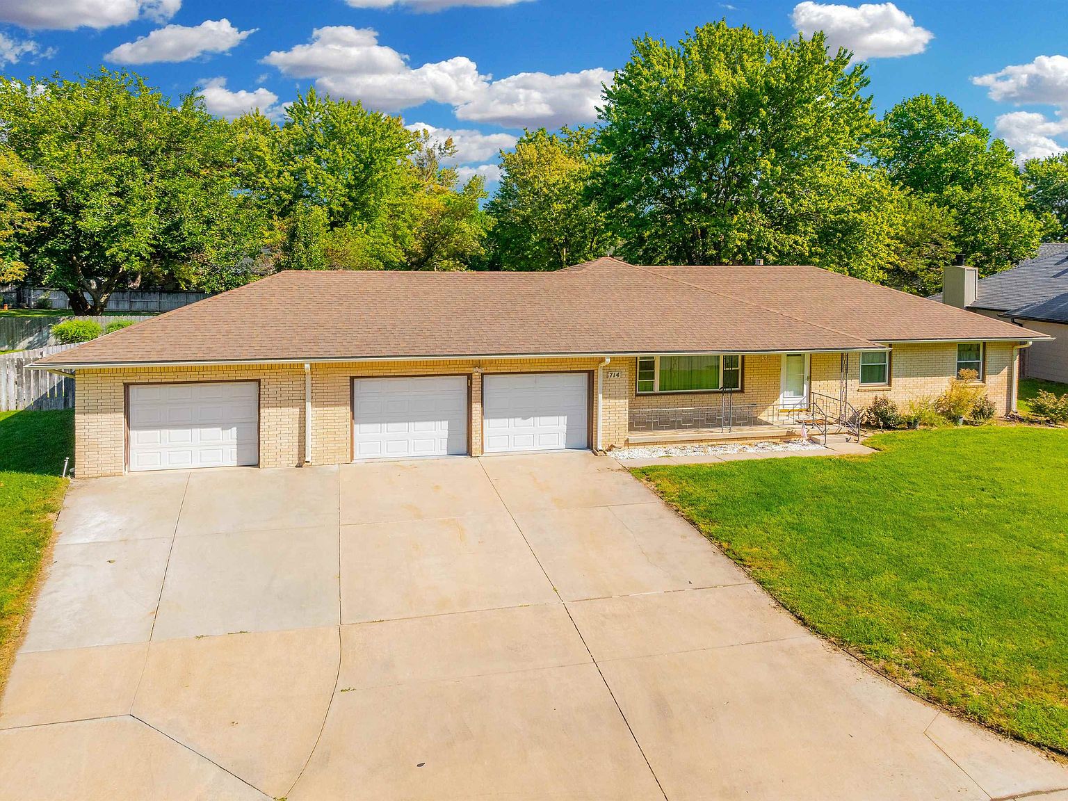 714 E Clay St, Valley Center, KS 67147 | Zillow