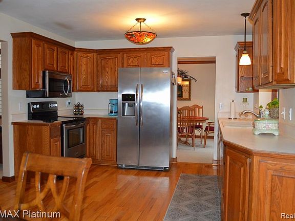 5346 Hartland Rd, Fenton, MI 48430 | MLS #20230103155 | Zillow