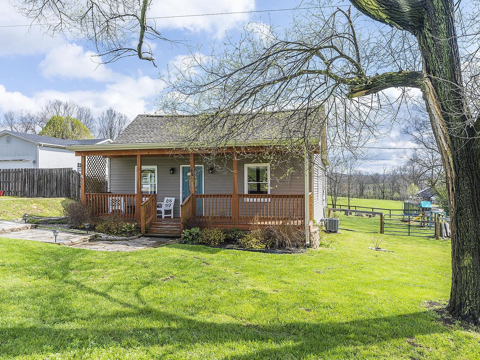 3140 Pinckard Pike, Versailles, KY 40383 | Zillow