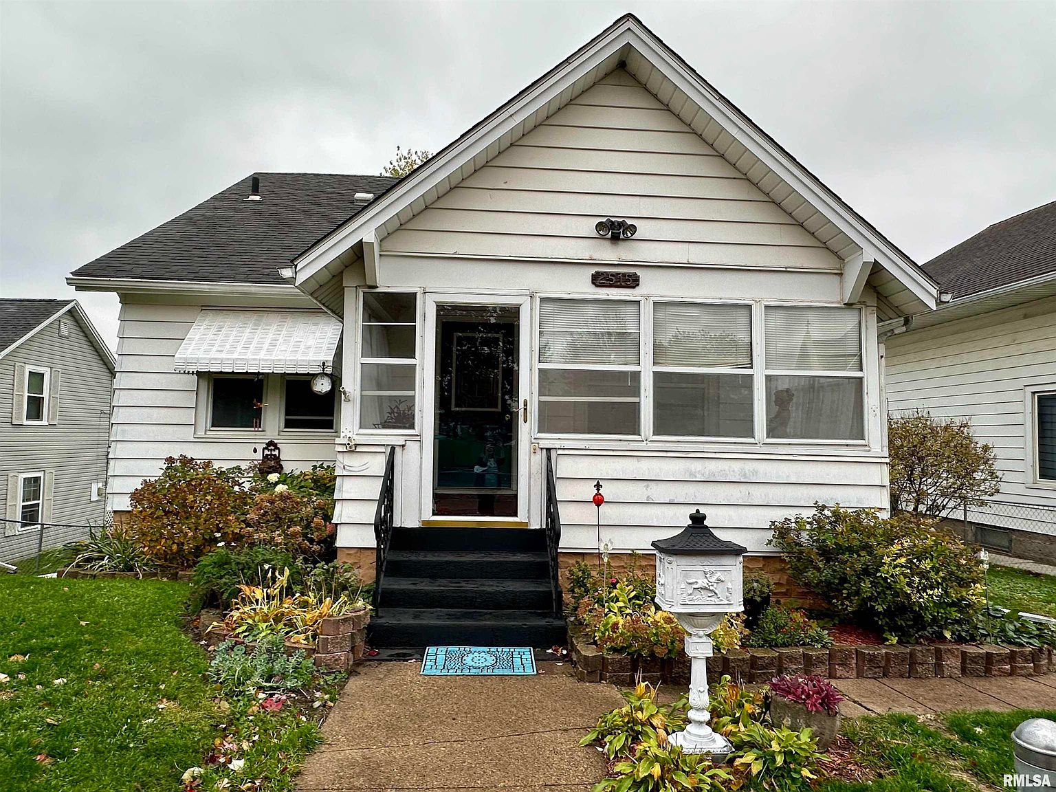 2515 Pershing Blvd, Clinton, IA 52732 | MLS #QC4248855 | Zillow