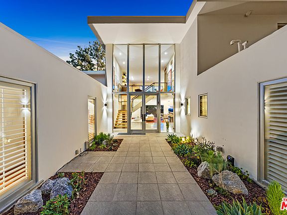 13360 Java Dr, Beverly Hills, CA 90210 | MLS #22-211153 | Zillow