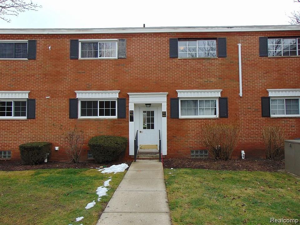 654 E Fox Hills Dr, Bloomfield Hills, MI 48304 | Zillow
