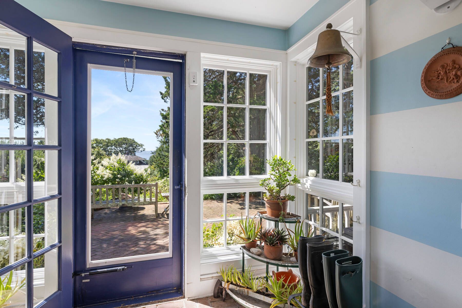 25 Ocean View Ave, Southampton, NY 11968 | Out East