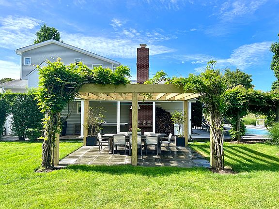 35 Edgemere Dr, Southampton, NY 11968 | Zillow