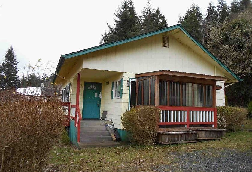 906 Doyle St, Reedsport, OR 97467 | Zillow