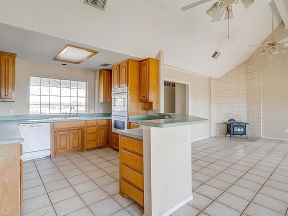 654 Rocky Ridge Ln, Weatherford, TX 76085 | MLS #20870833 | Zillow