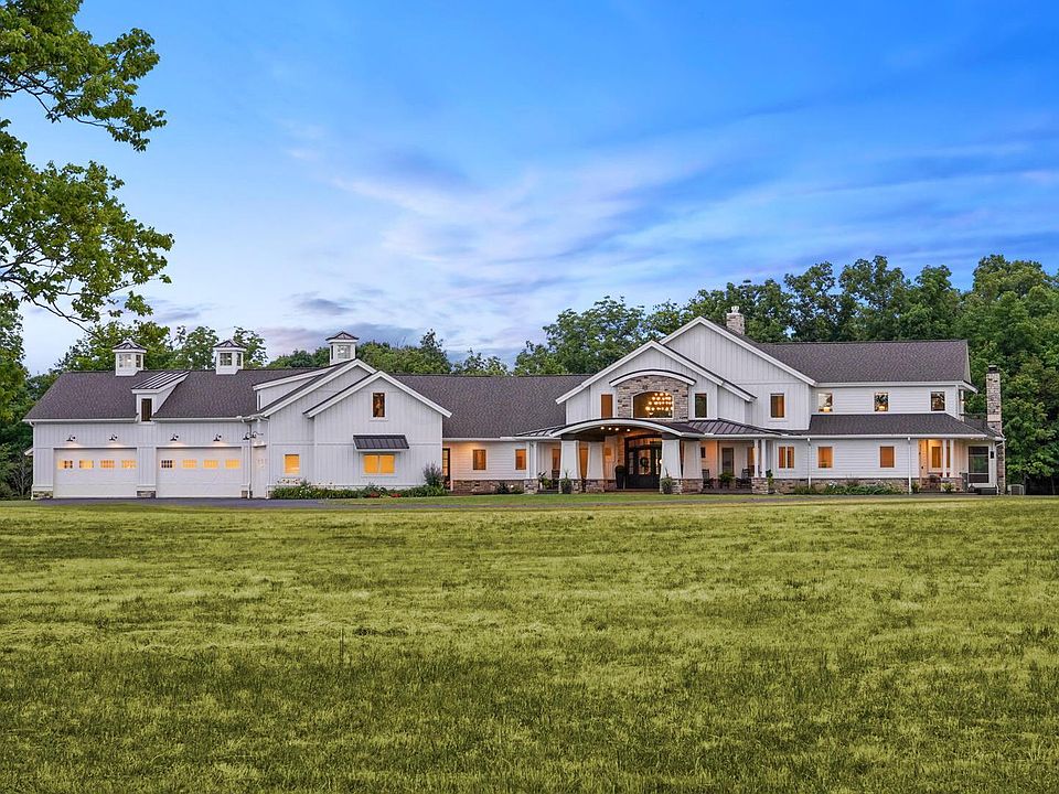 2360 Carriage Rd, Powell, OH 43065 | MLS #222025425 | Zillow