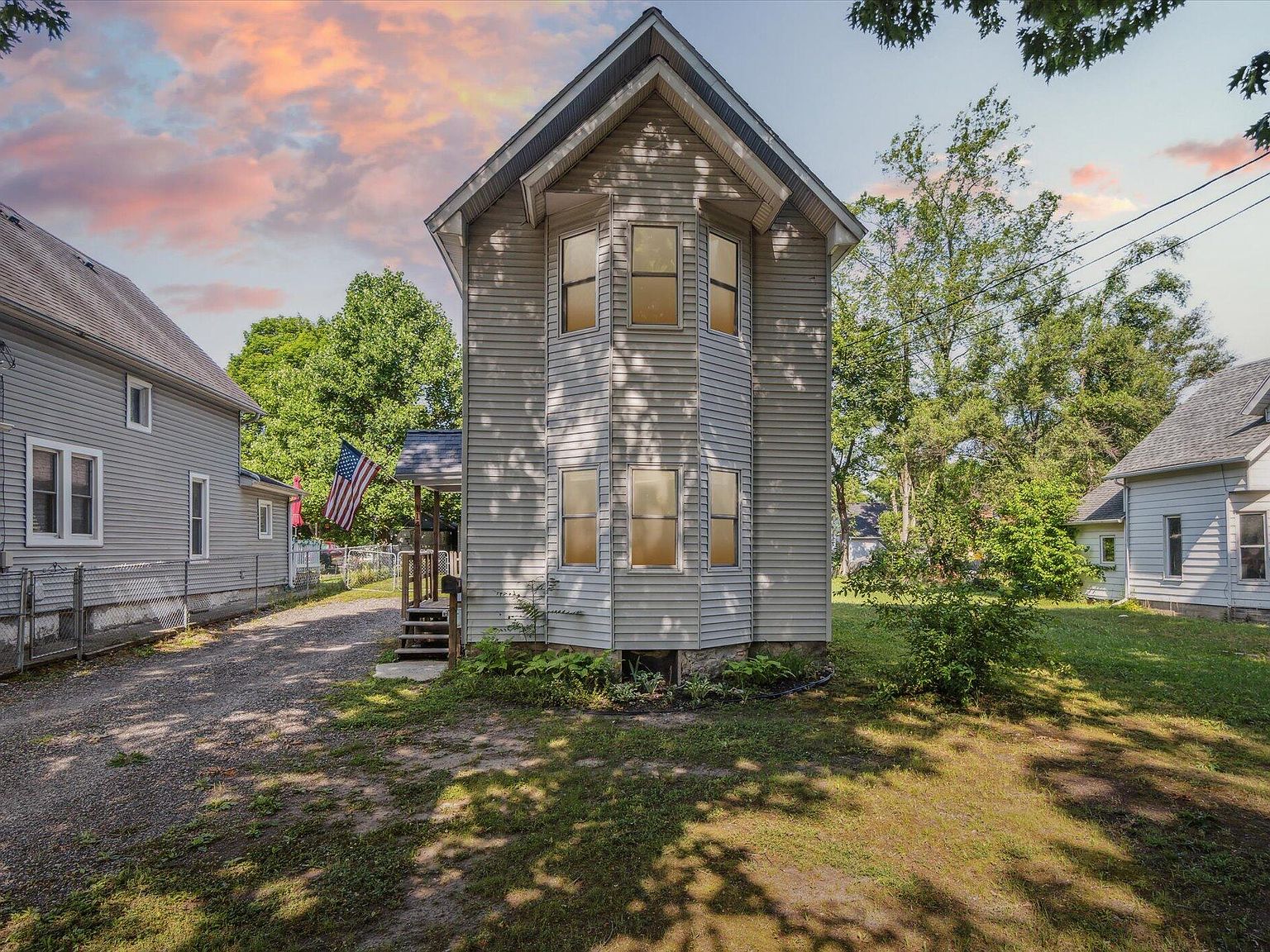 114 N Forbes St, Jackson, MI 49202 | Zillow