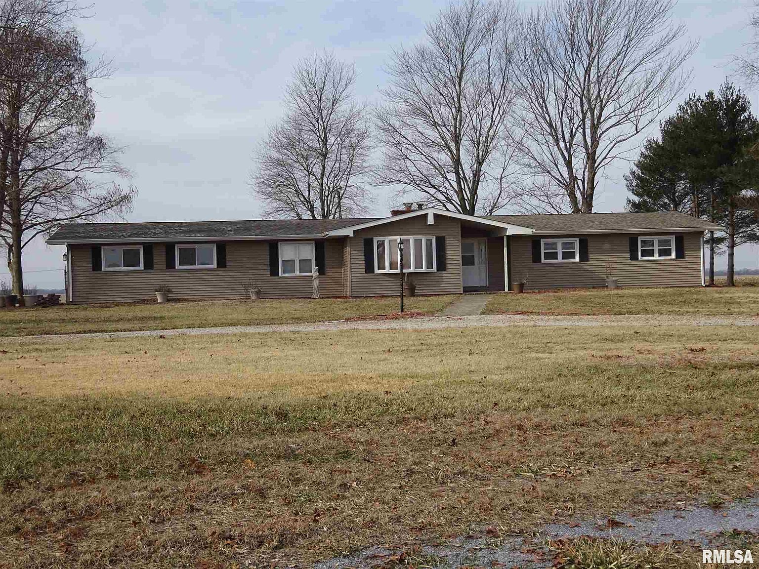 13887 N Pawnee Rd, Pawnee, IL 62558 | Zillow