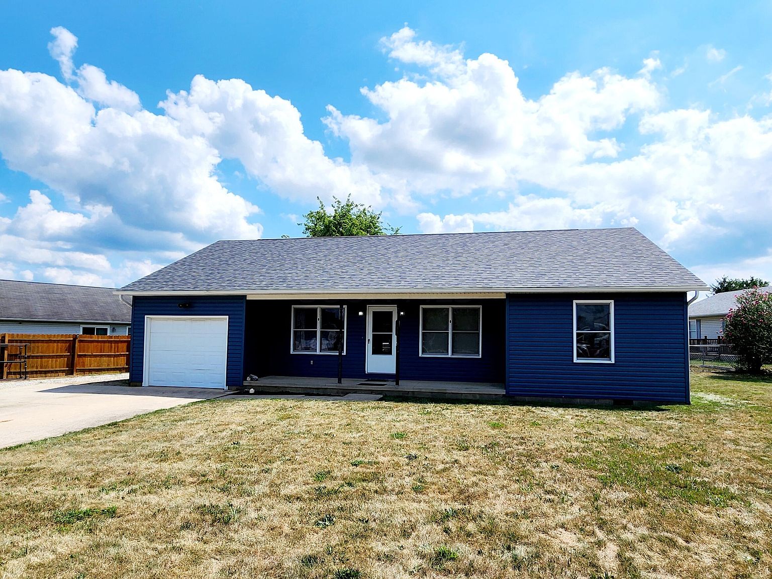 102 W Concord Ln, Bloomingburg, OH 43106 | Zillow