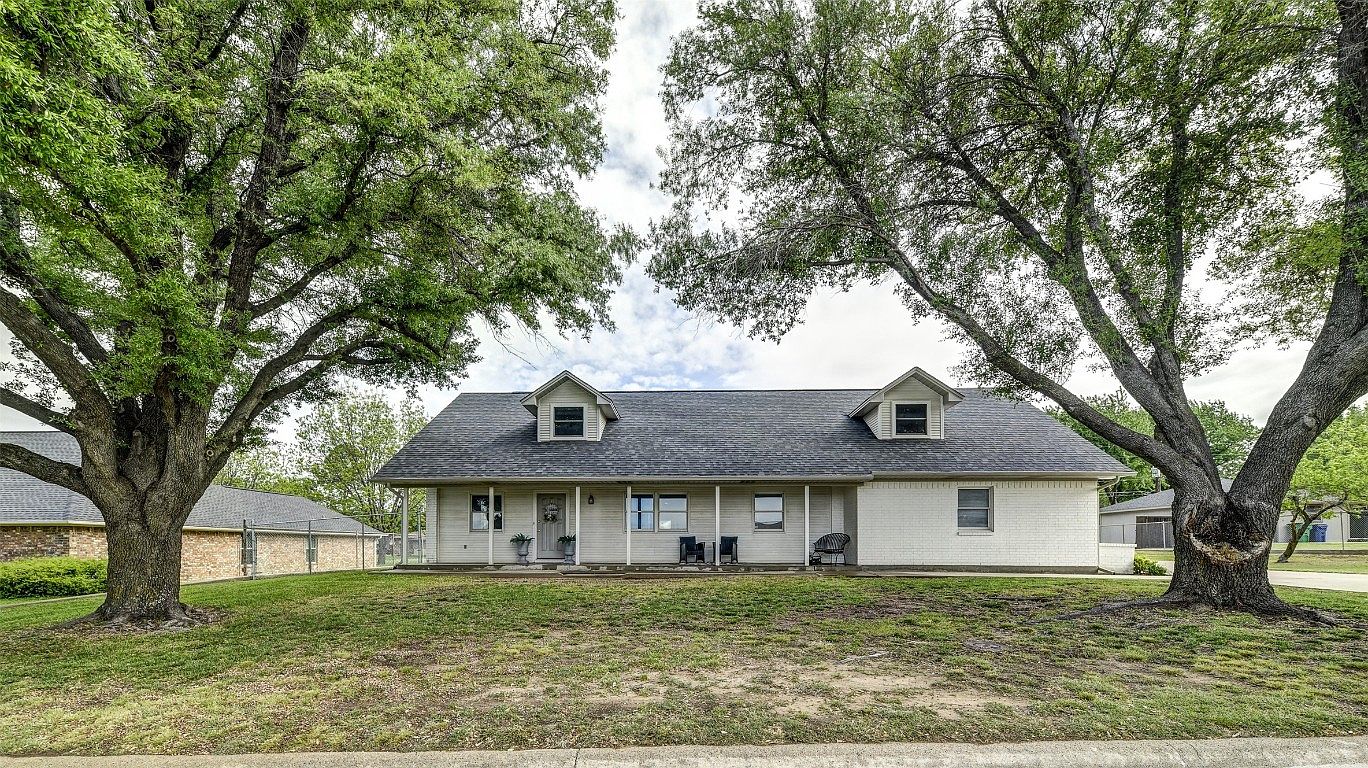 401 Brookview Dr, Decatur, TX 76234 | Zillow