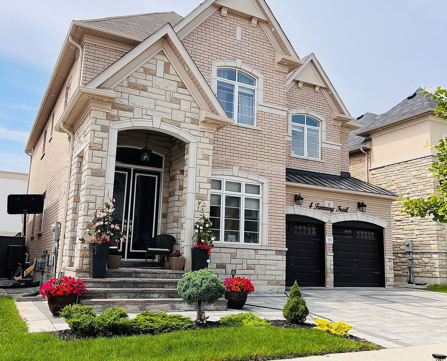 4 Fanning Trl, Brampton, ON L6P 4J4 | Zillow