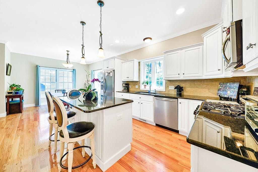 57 Signal Hill Cir, Springfield, MA 01118 | Zillow