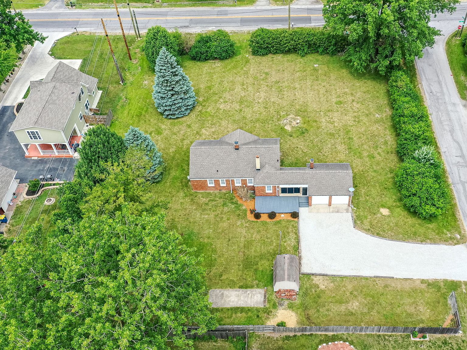 7475 E 10th St, Indianapolis, IN 46219 | Zillow