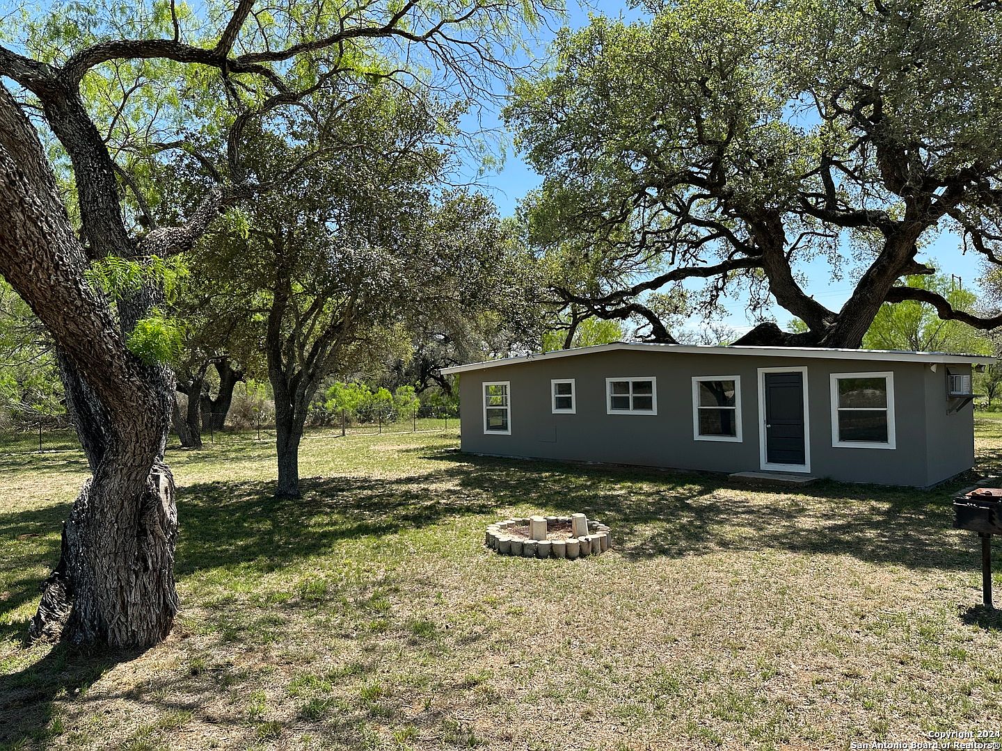104 CR 2644, Moore, TX 78057 | MLS #1825572 | Zillow