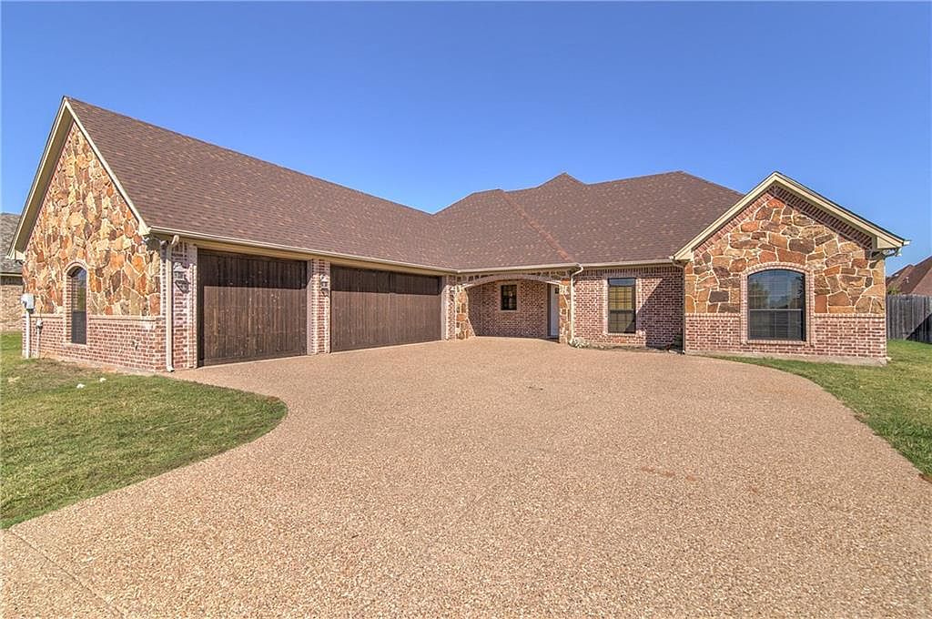 2833 Willow Ridge Cir, Granbury, TX 76049 | Zillow