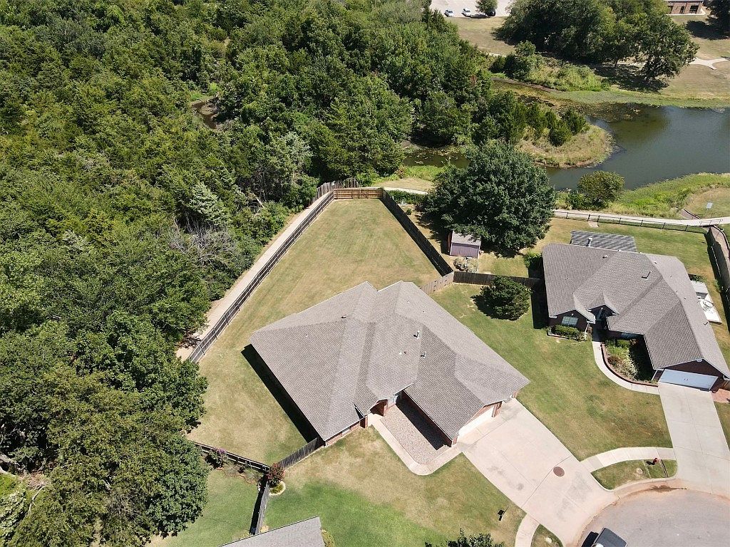 2801 Stonebridge Ct, Norman, OK 73071 | MLS #1072152 | Zillow