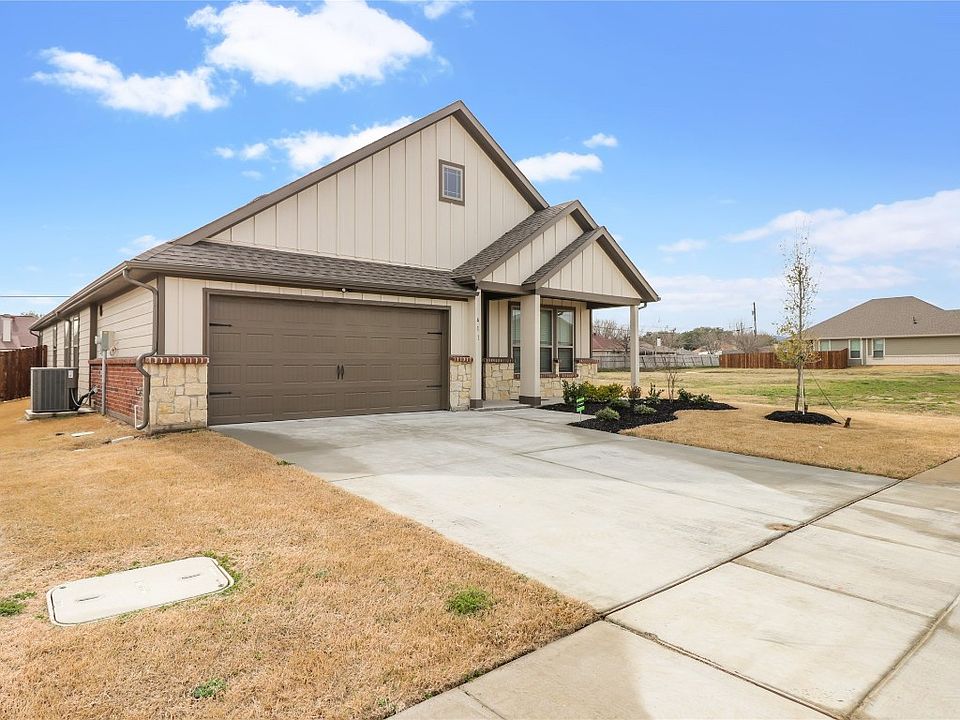 411 Rose Ave, Cleburne, TX 76033 | Zillow