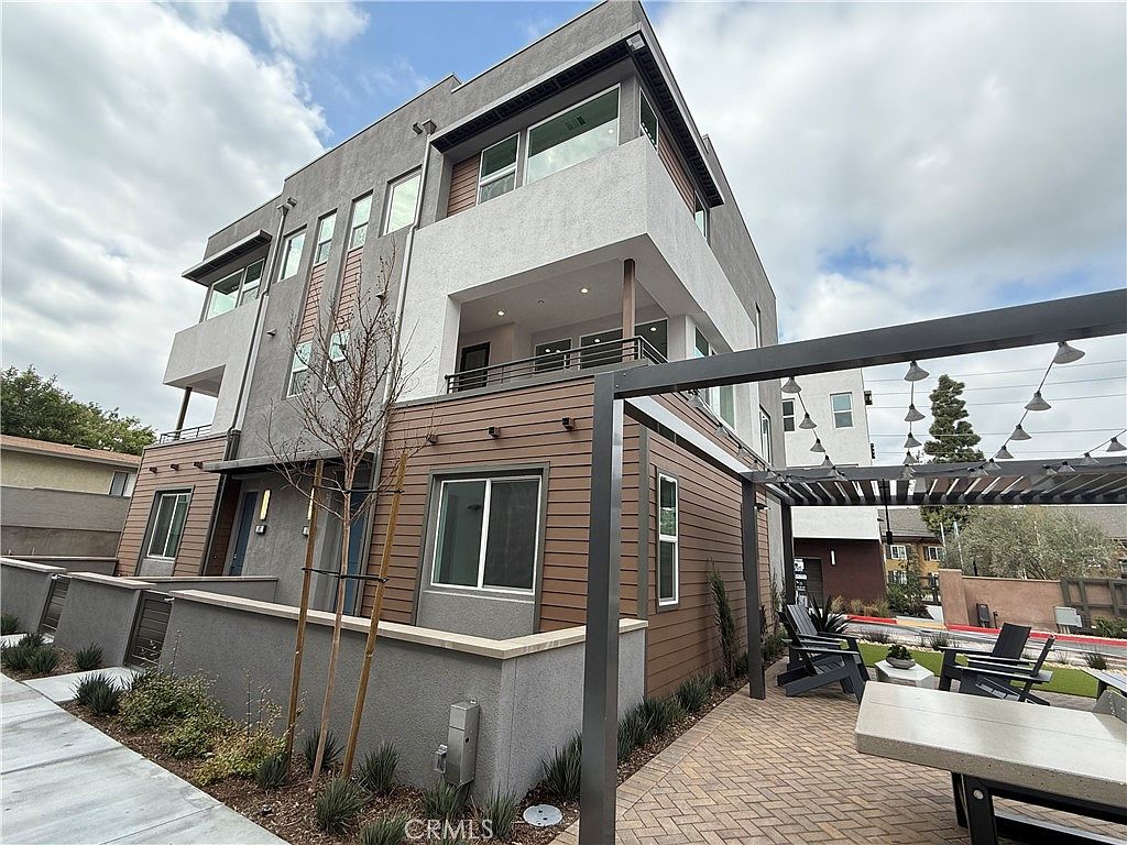 693 S Lyon St, Santa Ana, CA 92705 | Zillow