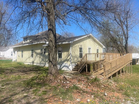 204 N Central St, Armstrong, MO 65230 | MLS #38198 | Zillow