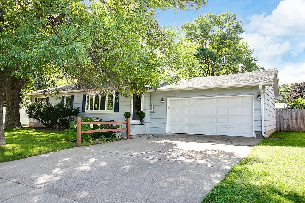2062 Diffley Rd, Eagan, MN 55122 | Zillow