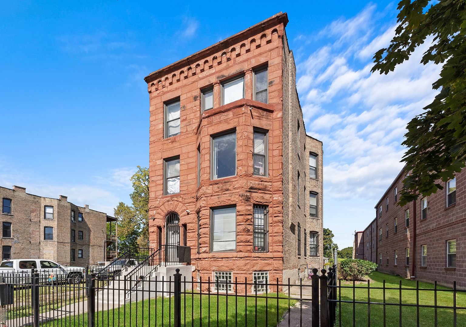 636 W 61st St, Chicago, IL 60621 | Zillow