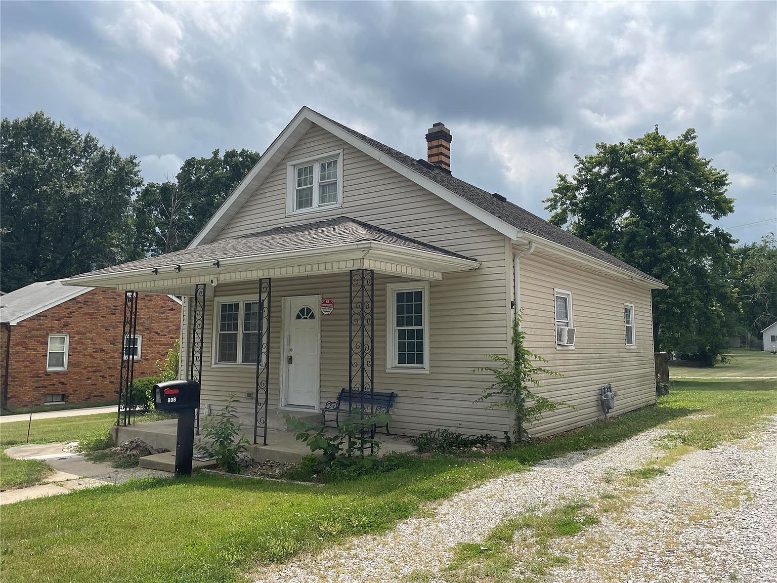 808 S 2nd St, Gillespie, IL 62033 | Zillow