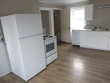 24 Thompson St Sanford ME | Zillow