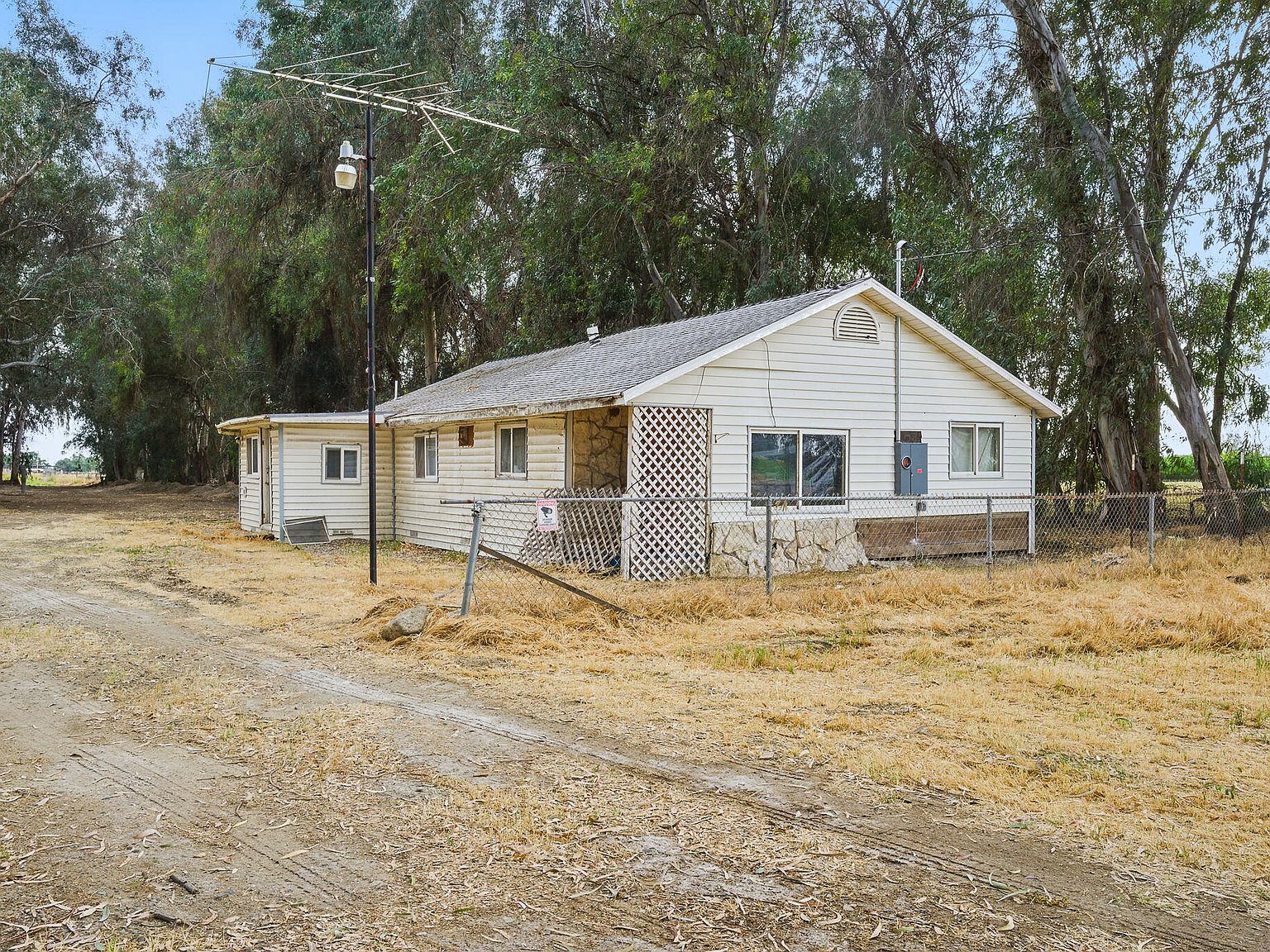 23559 Fremont Avenue, Lemoore, CA 93245 | MLS #234969 | Zillow